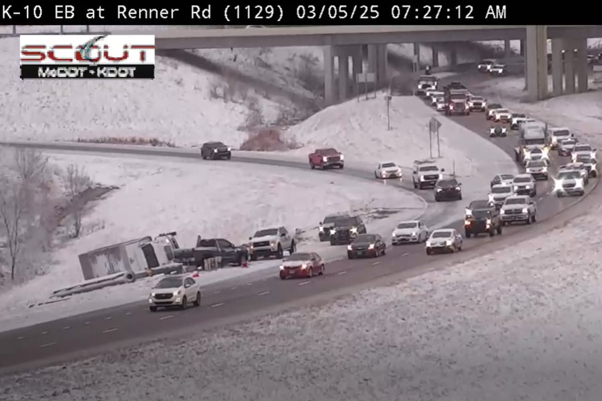 TRAFFIC ALERT: Crashes, slick roads cause road closures, delays across ... TRAFFIC ALERT: Crashes, slick roads cause road closures, delays across ...