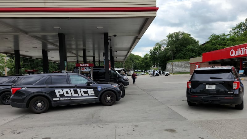 DA: Officers’ actions justified after suspect shoots Fairway police officer DA: Officers’ actions justified after suspect shoots Fairway police officer
